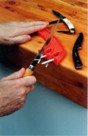 Knife Sharpening with the EdgeMaker